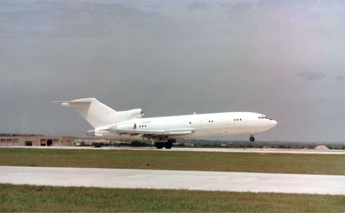 DHC B727 Rolls Royce Tay Re Engine - Dee Howard Company Innovations ...