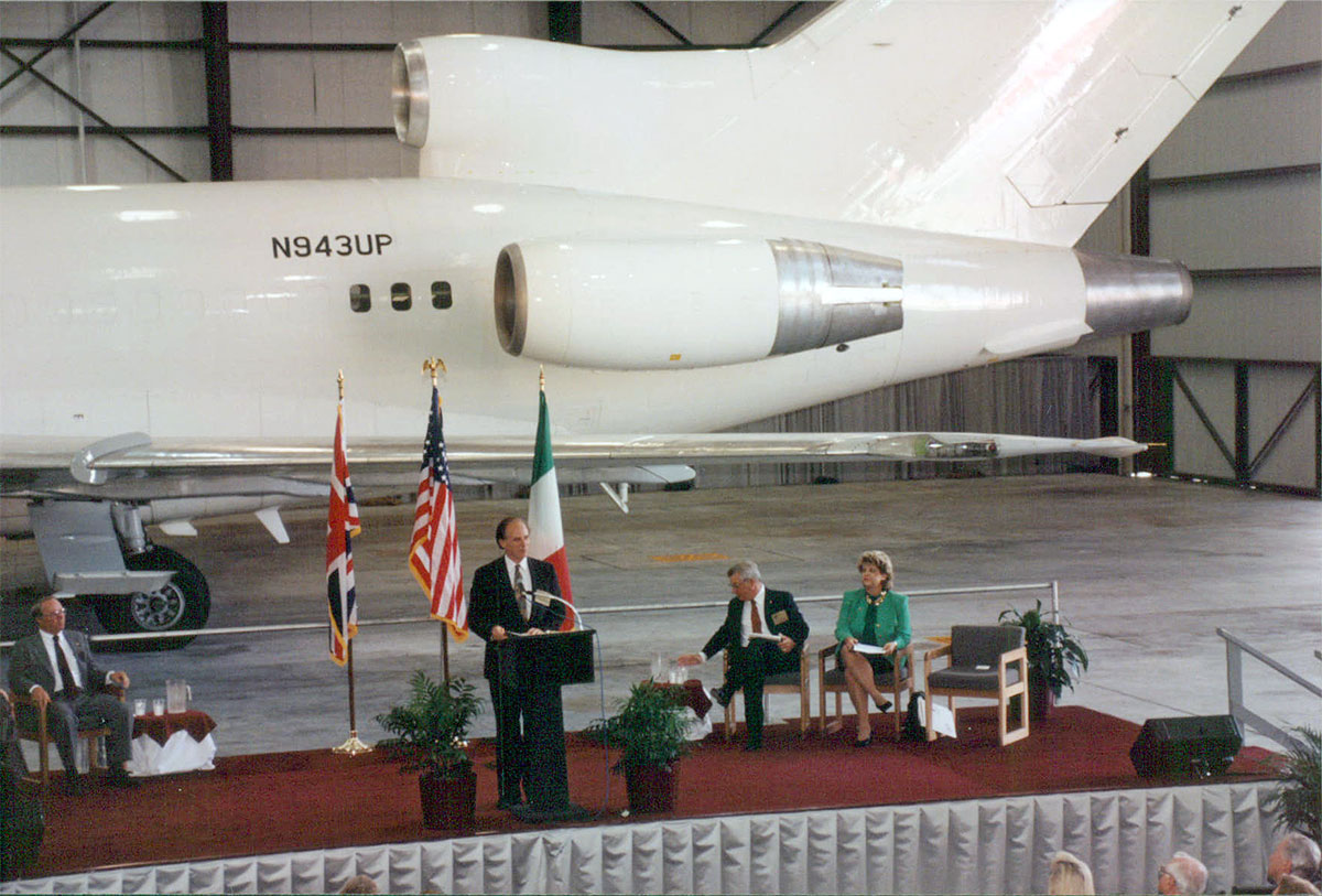 DHC B727 Rolls Royce Tay Re Engine - Dee Howard Company Innovations ...