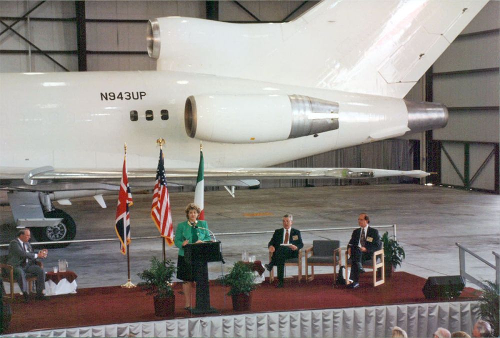 DHC B727 Rolls Royce Tay Re Engine - Dee Howard Foundation