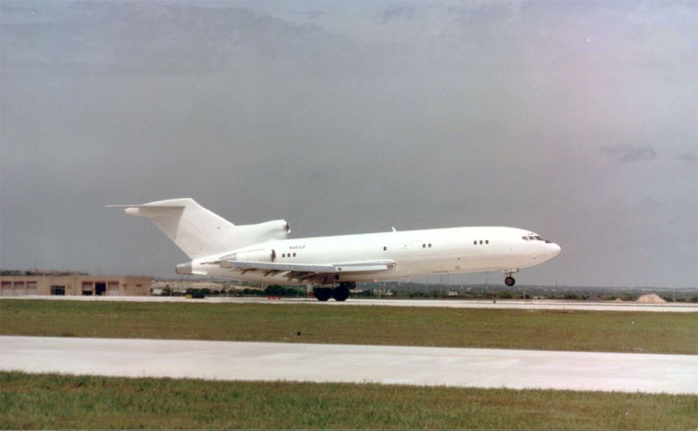 DHC B727 Rolls Royce Tay Re Engine - Dee Howard Foundation